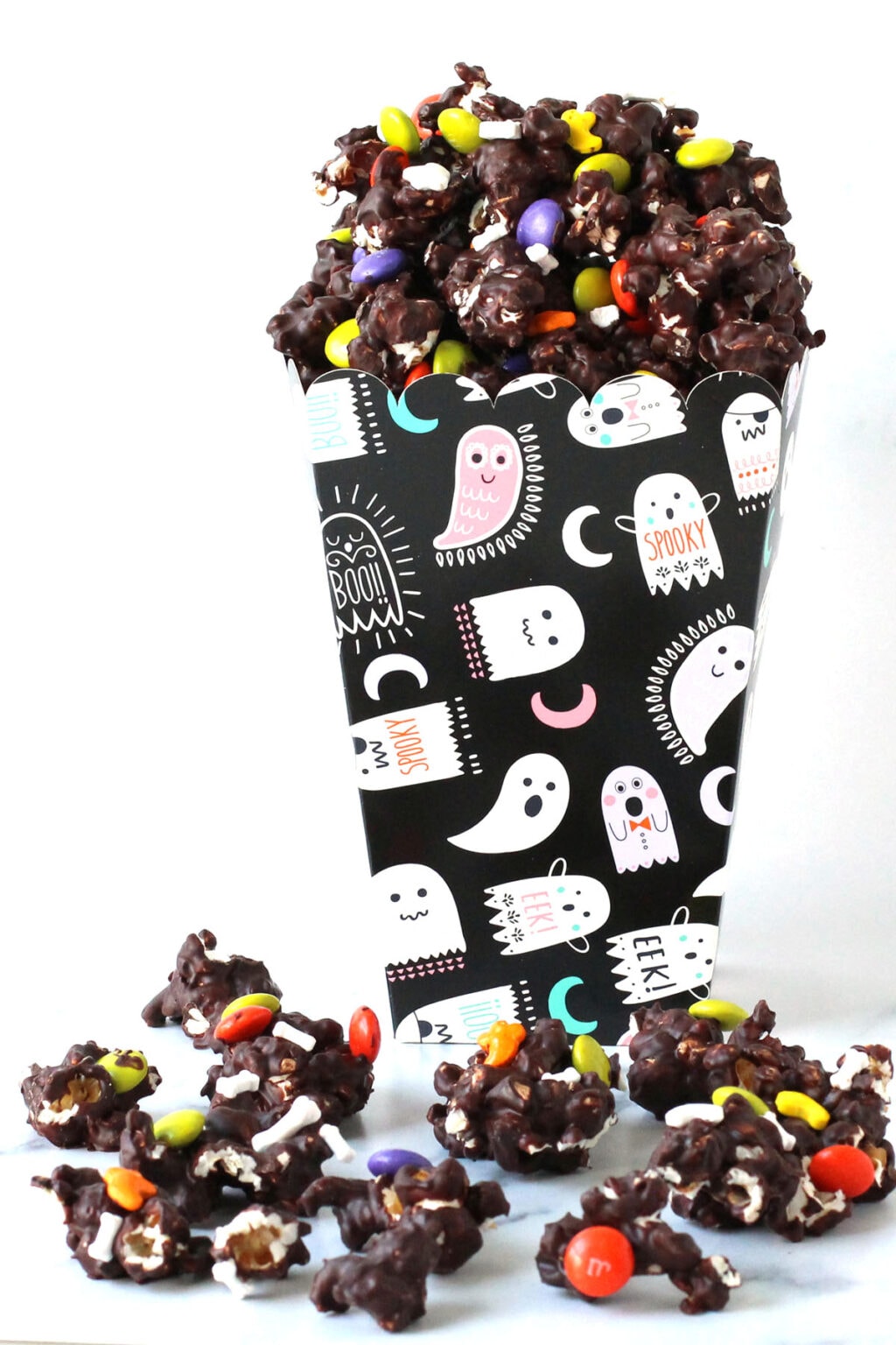 Chocolate Halloween Popcorn | Hungry Happenings