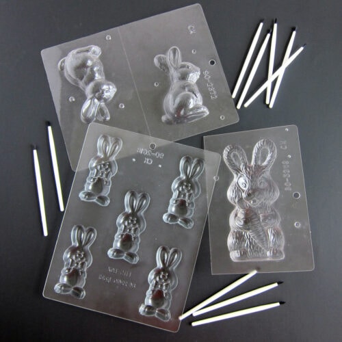 Homemade Chocolate Easter Bunnies | Hungry Happenings