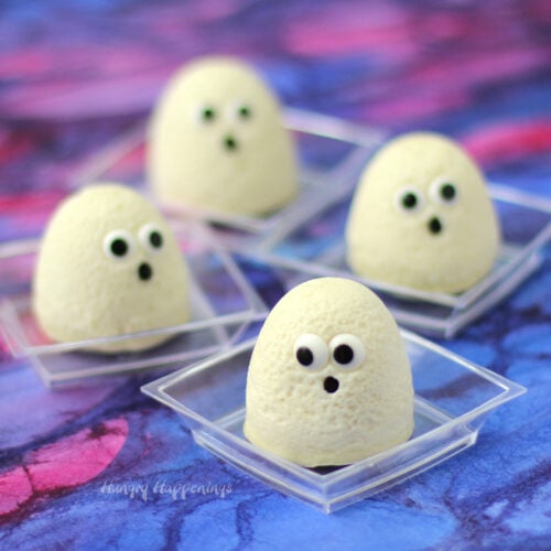 Cheesecake Ghosts - cute and delicious Halloween dessert