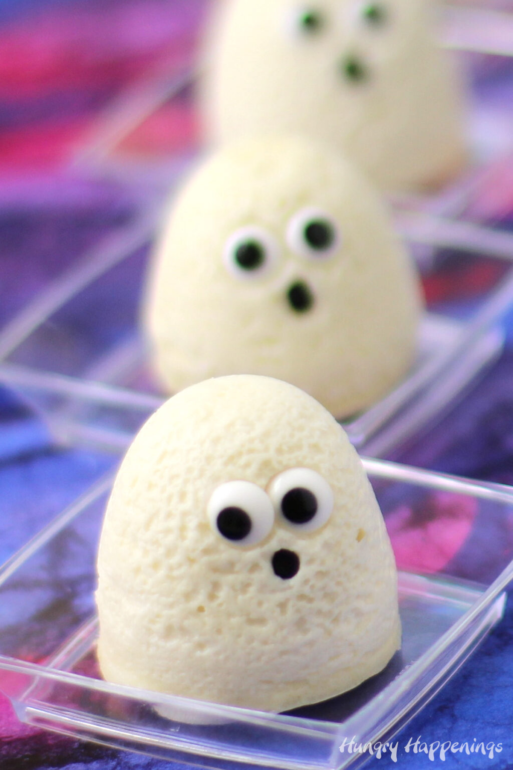 Cheesecake Ghosts - cute and delicious Halloween dessert