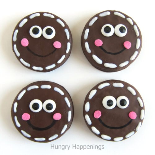 Gingerbread OREOs | Hungry Happenings