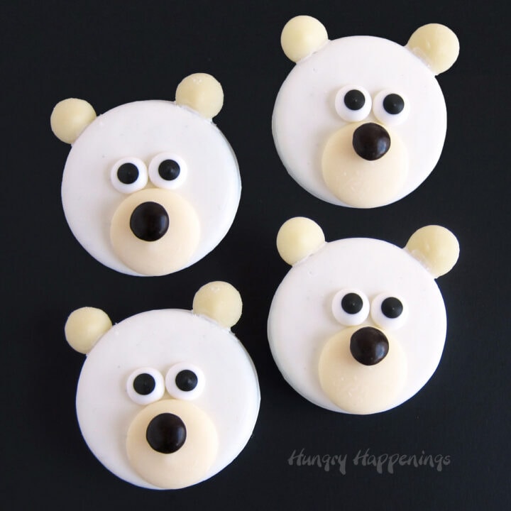 Christmas OREOs | Hungry Happenings